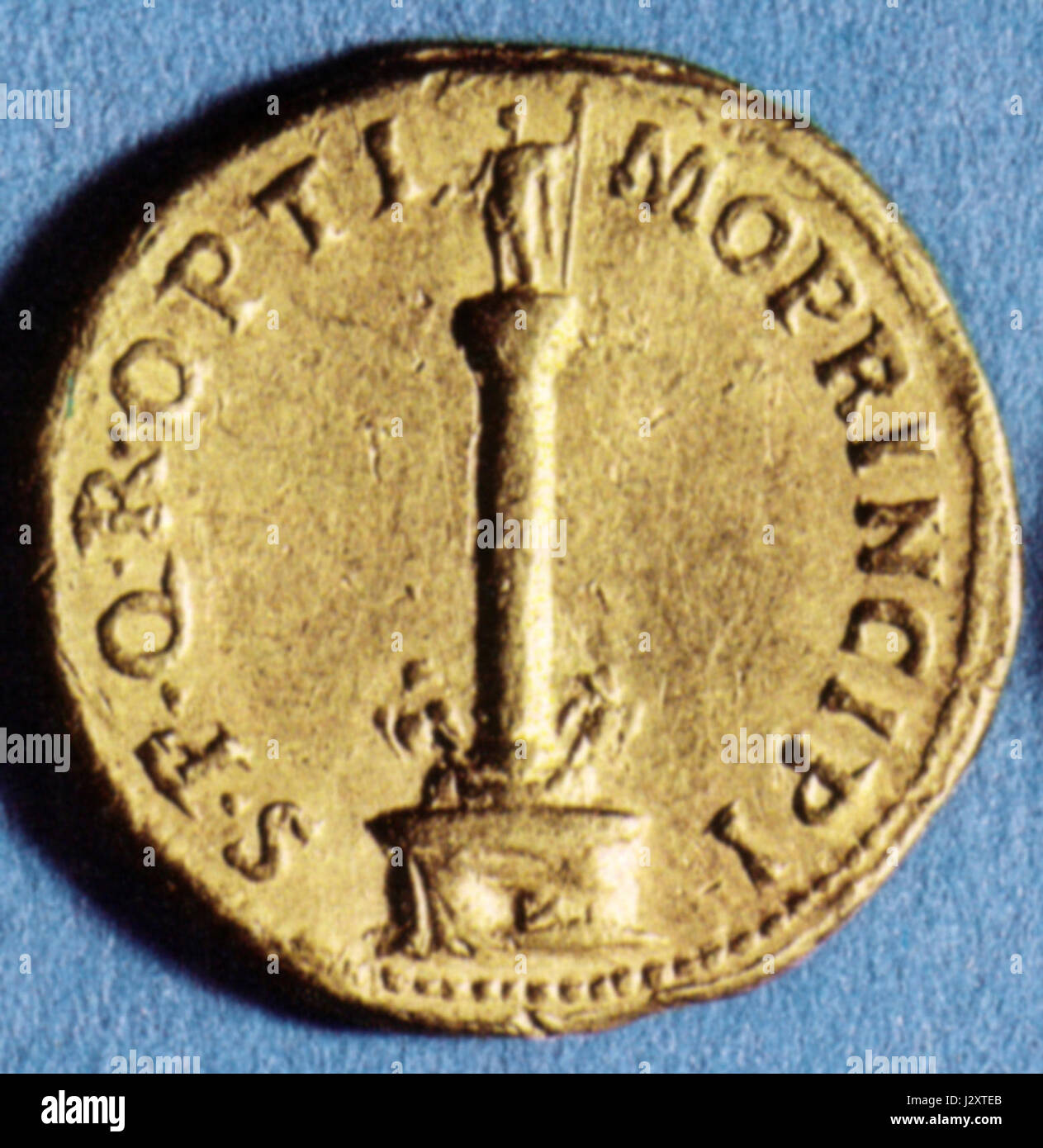 L'Aureo di Traiano, ou « pièces d'or de Trajan », présente l'empereur ...