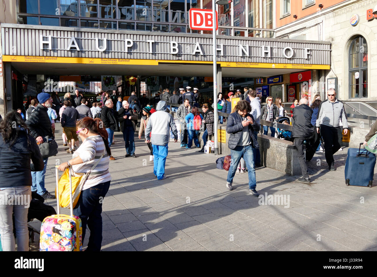 Munchen bahnhof Banque de photographies et d’images à haute résolution ...