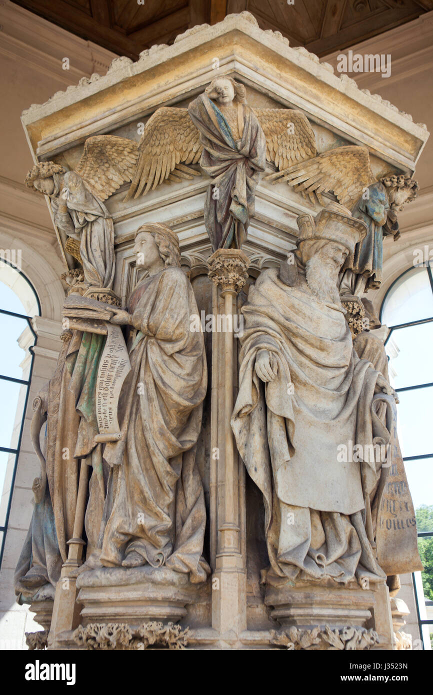 Jérémie le prophète (L) et Zacharie le Prophète (R) représenté sur le ...