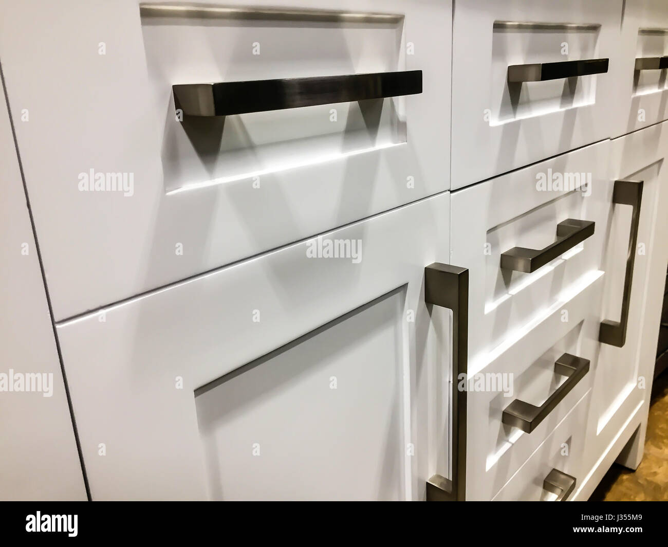 Cuisine avec armoires en merisier Banque de photographies et d’images à ...