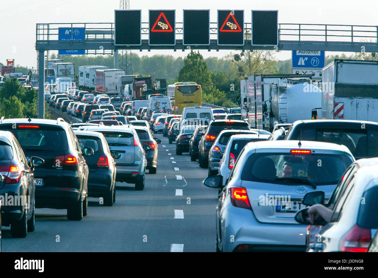Embouteillage sur l'autoroute a2 Banque de photographies et d’images à ...