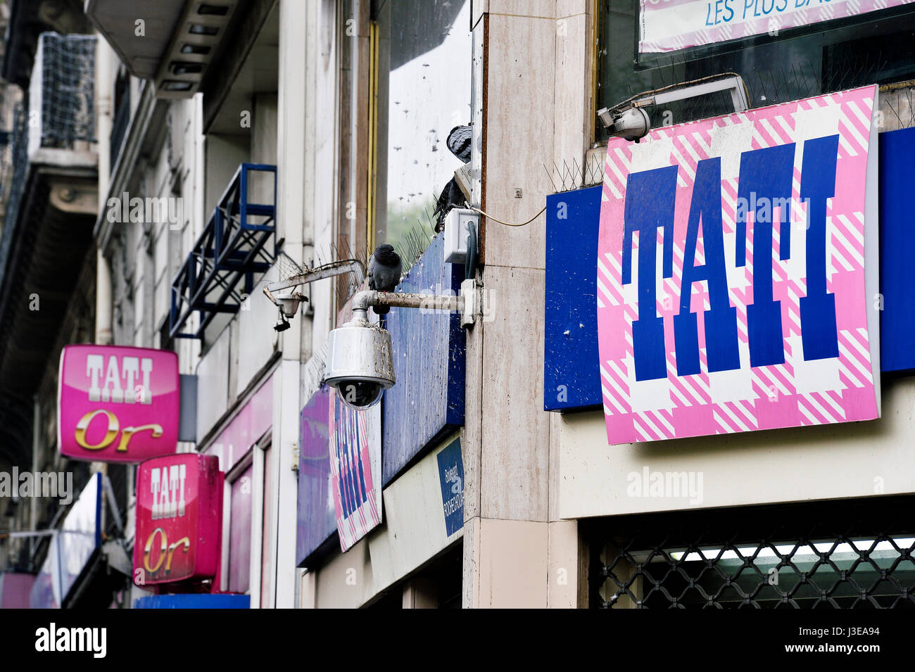 Grand magasin tati Banque de photographies et d’images à haute ...