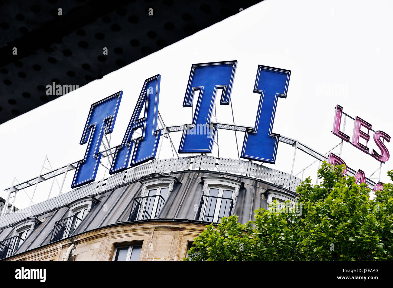 Grand magasin tati Banque de photographies et d’images à haute ...