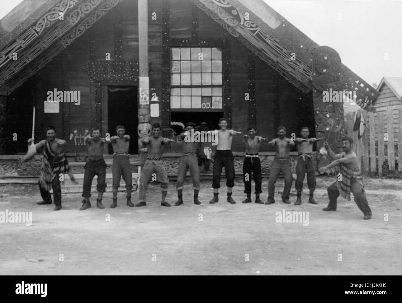 Haka war dance Banque d'images noir et blanc - Alamy
