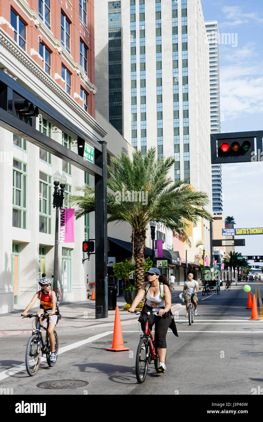 Miami Florida, Flagler Street, Bike Miami Downtown, rue fermée, pas de ...