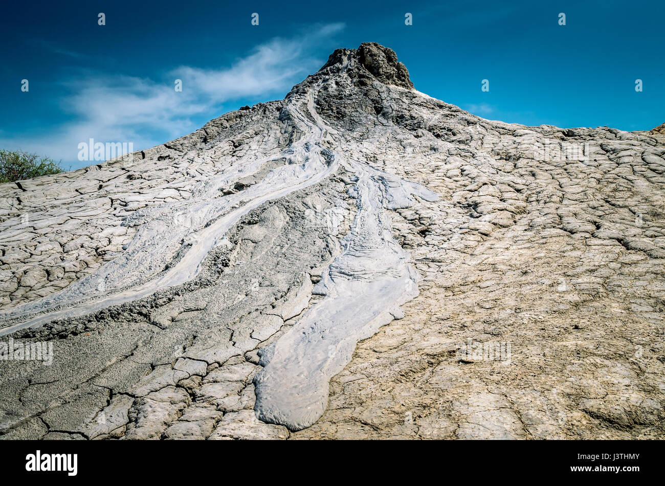 Les Volcans Boueux, le comté de Buzau, Roumanie. Paysage des volcans de boue active en Europe ...