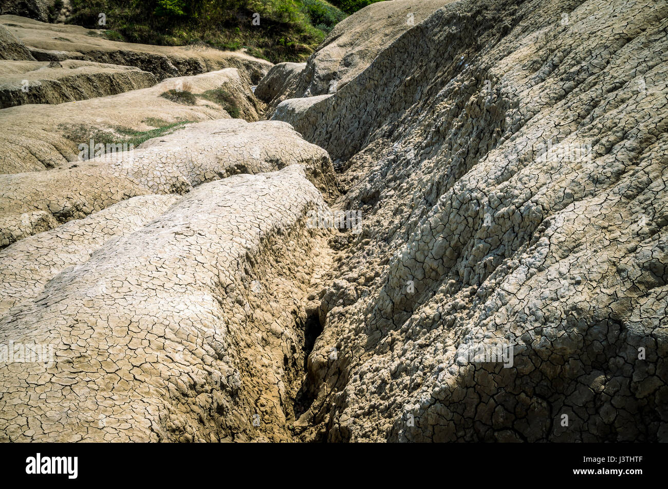 Les Volcans Boueux, le comté de Buzau, Roumanie. Paysage des volcans de ...