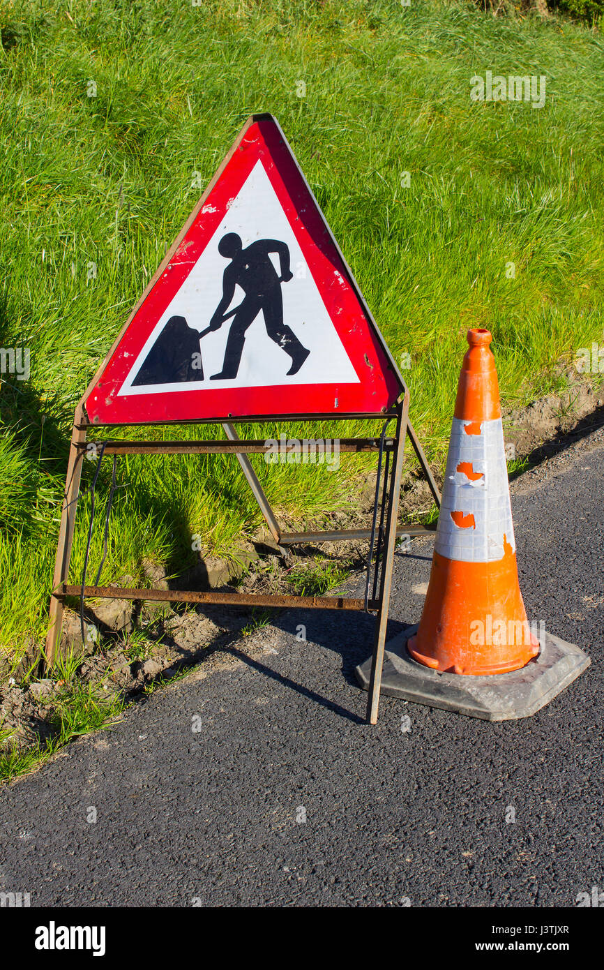 Panneau De Signalisation Triangulaire Banque d'image et photos - Alamy