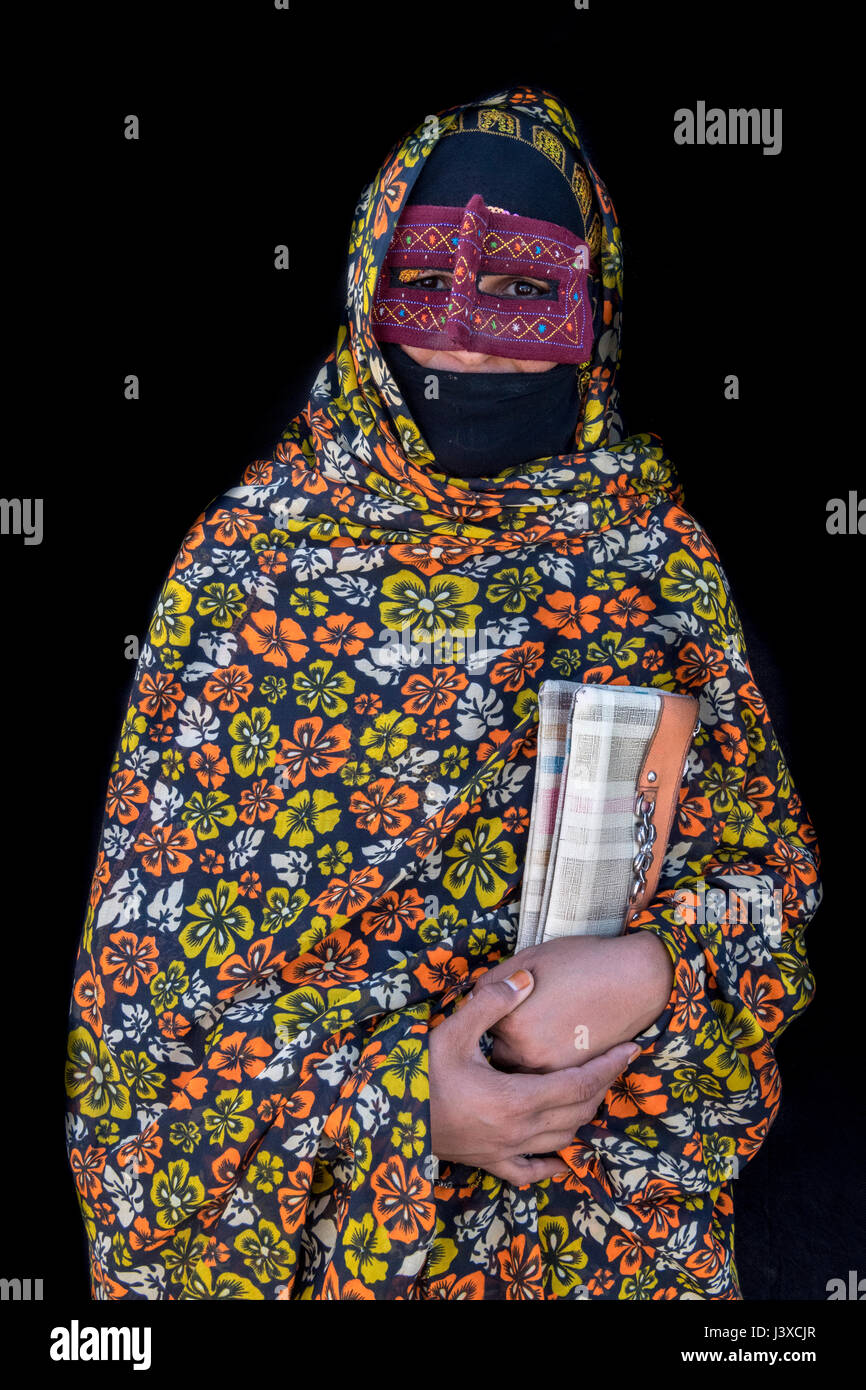 Les femmes portant la burqa à Minab marché hebdomadaire, en Hormozgan ...