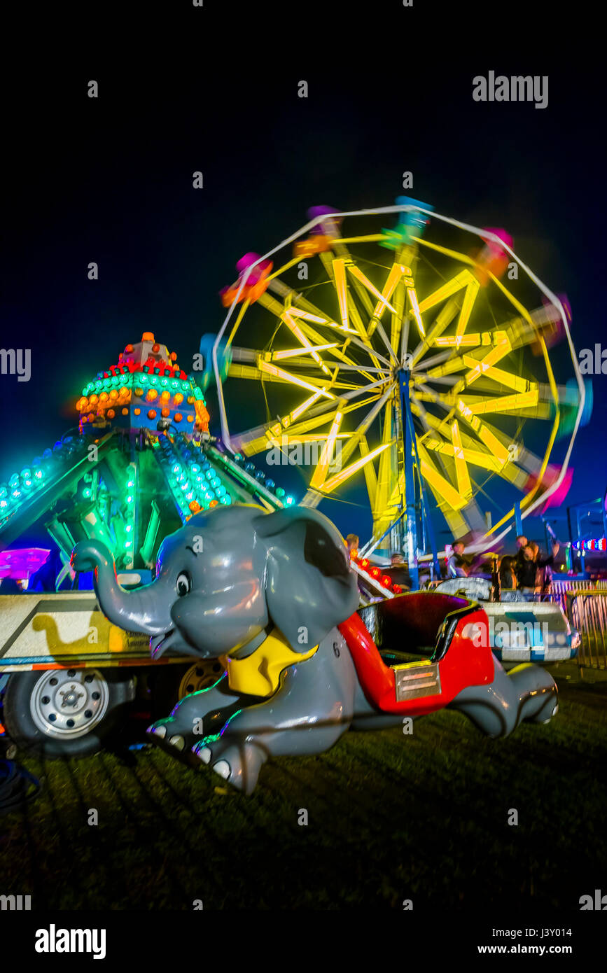 Dumbo l'éléphant Carnival type Fun Fair Ride Photo Stock - Alamy