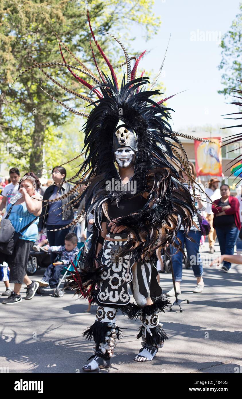 Aztec costume Banque de photographies et d’images à haute résolution ...