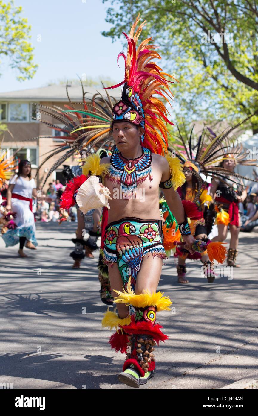 Aztec costume Banque de photographies et d’images à haute résolution ...