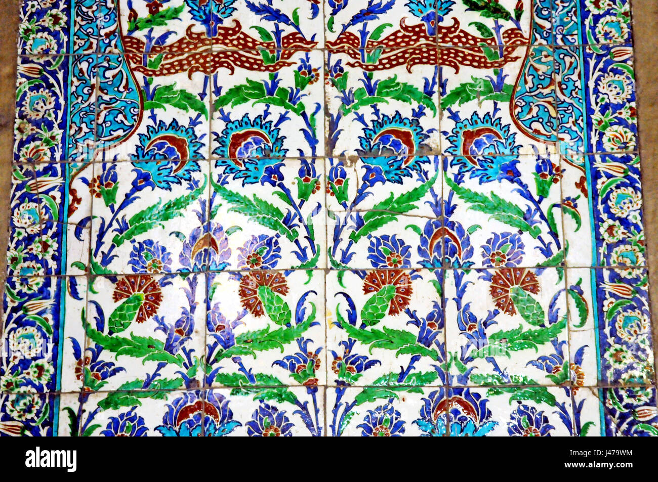 L'Iznik dans la mosquée d'Rüştem Paşa qui construit par l'architecte ...