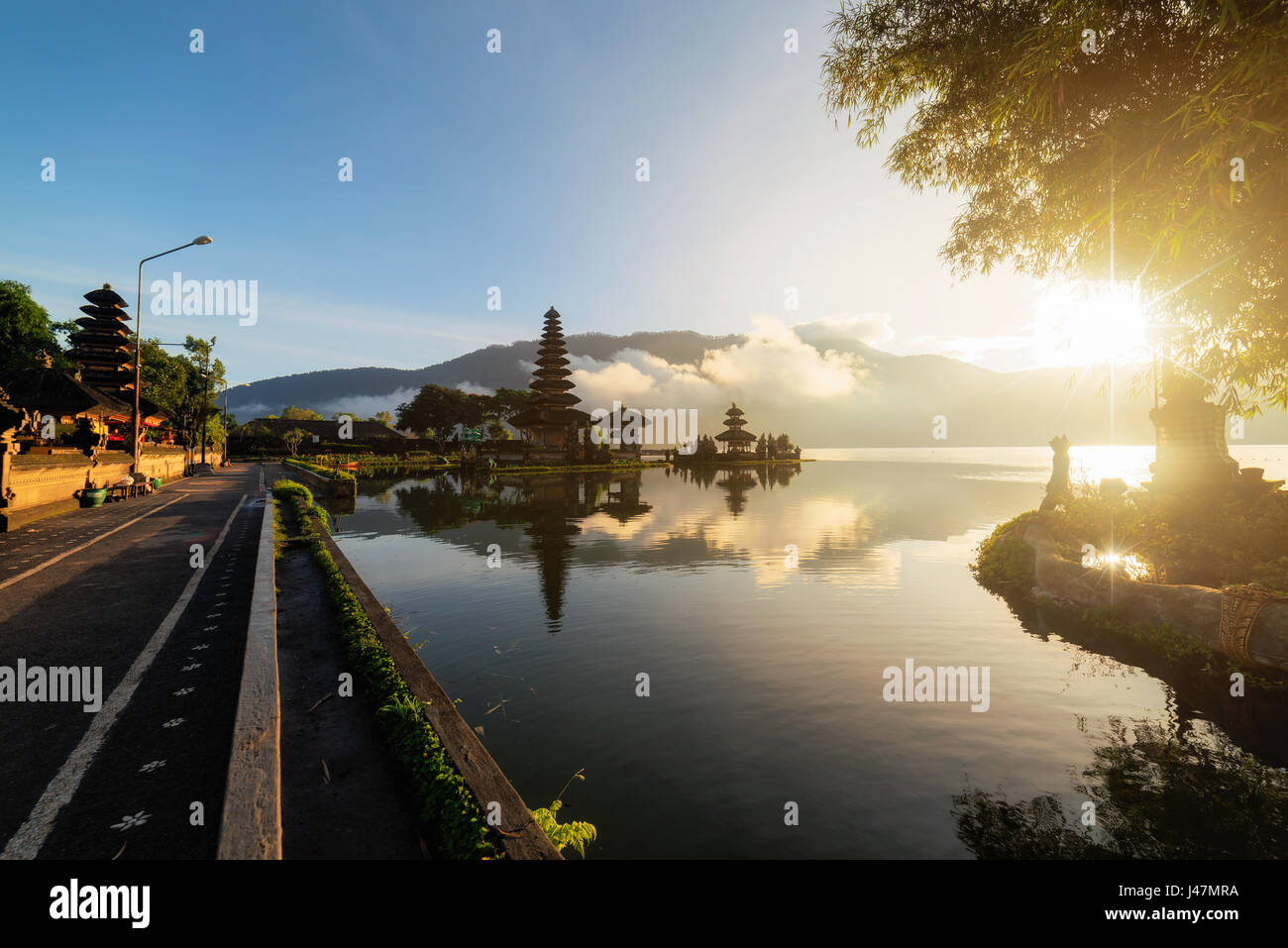 Pura Ulun Danu Bratan Bali INDONÉSIE, temple hindou sur le lac Bratan ...