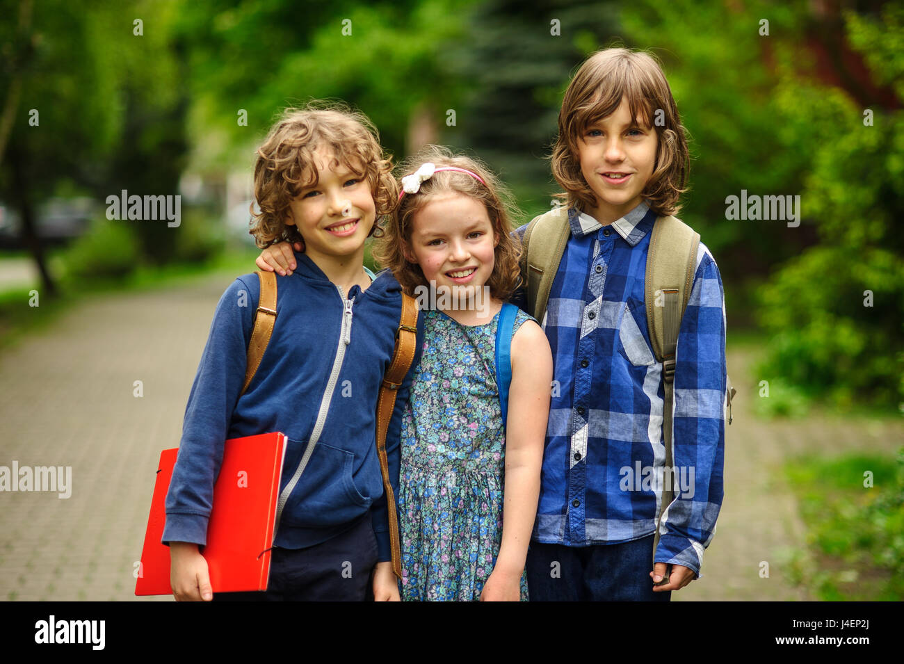 Photo Garçon Et Fille | Plus de 2 000 images de Filles Et Garçons et de ...