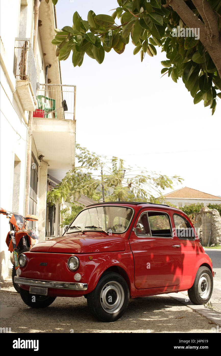 Fiat 500 rouge Banque de photographies et d’images à haute résolution ...