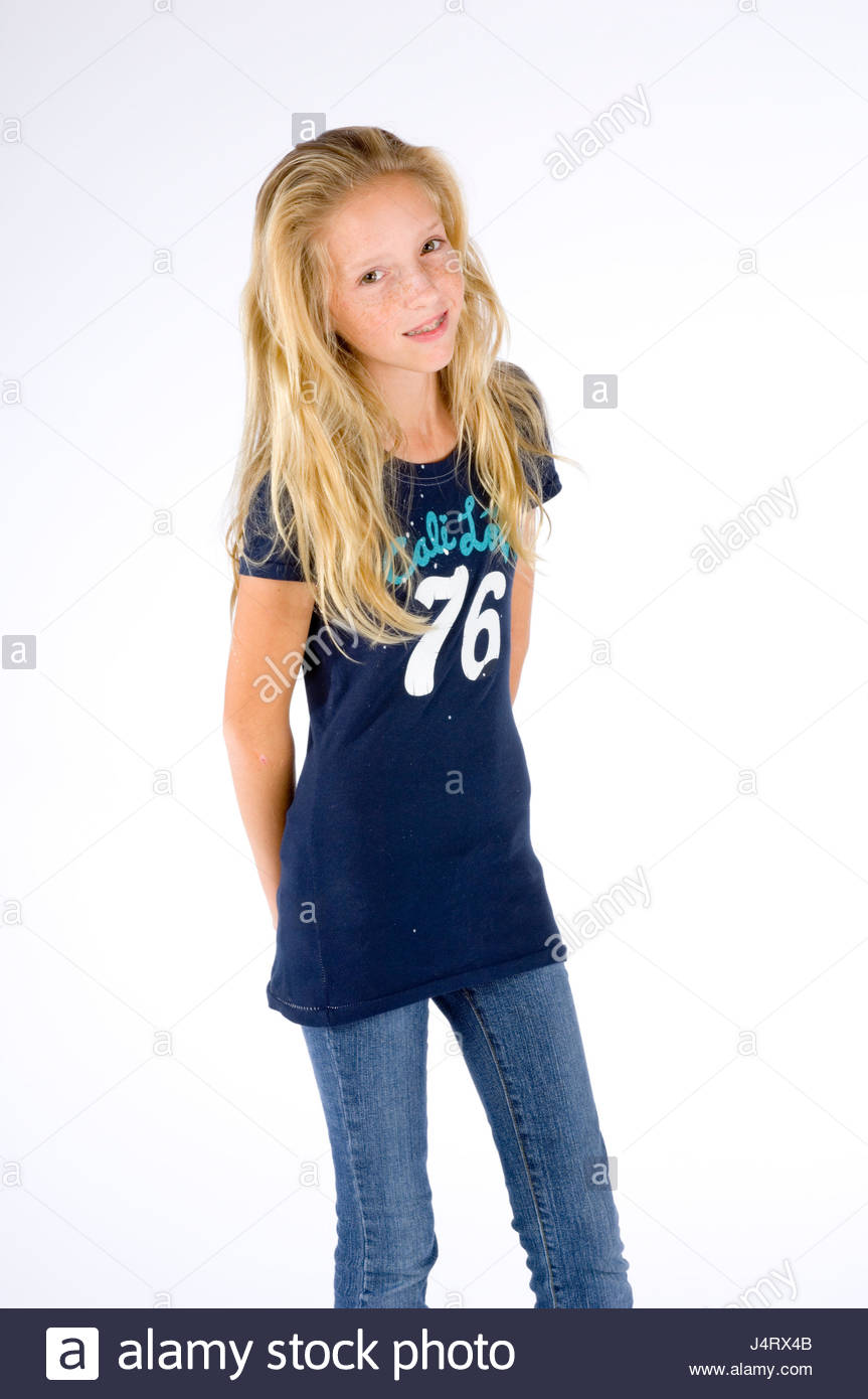Preteen Blond Girl Standing On Banque d'image et photos - Alamy