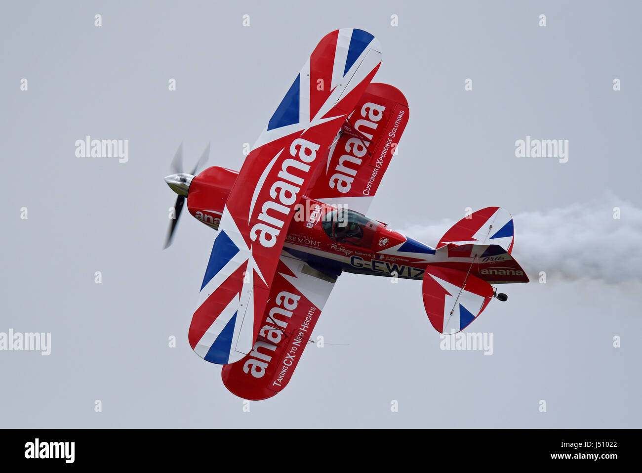 Pitts S-2S Special 'muscle Biplane' piloté par Rich Goodwin au Abingdon ...