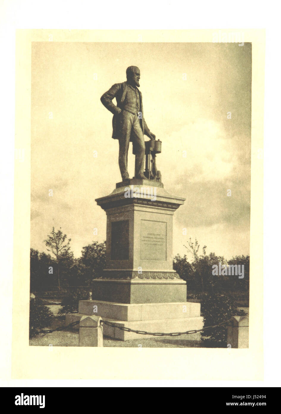 Le parc des aînés de Govan présente la statue de John Elder, une figure ...