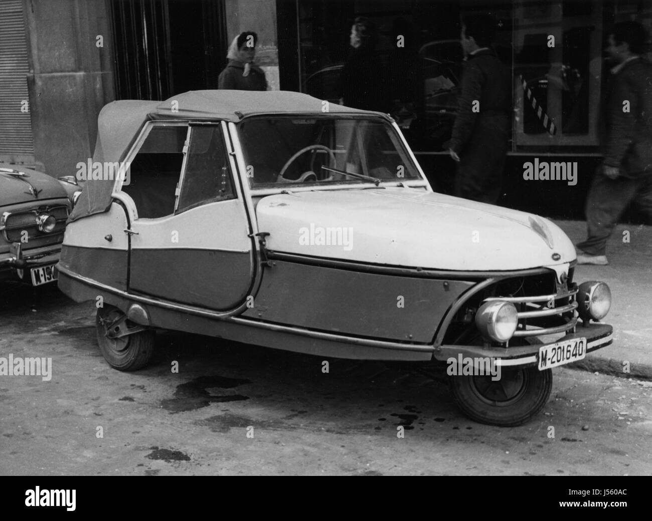 3 three wheel wheeler Banque de photographies et d’images à haute ...