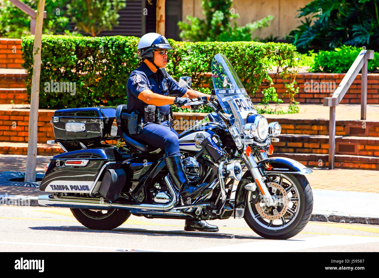 Motorcycle policeman Banque de photographies et d’images à haute ...