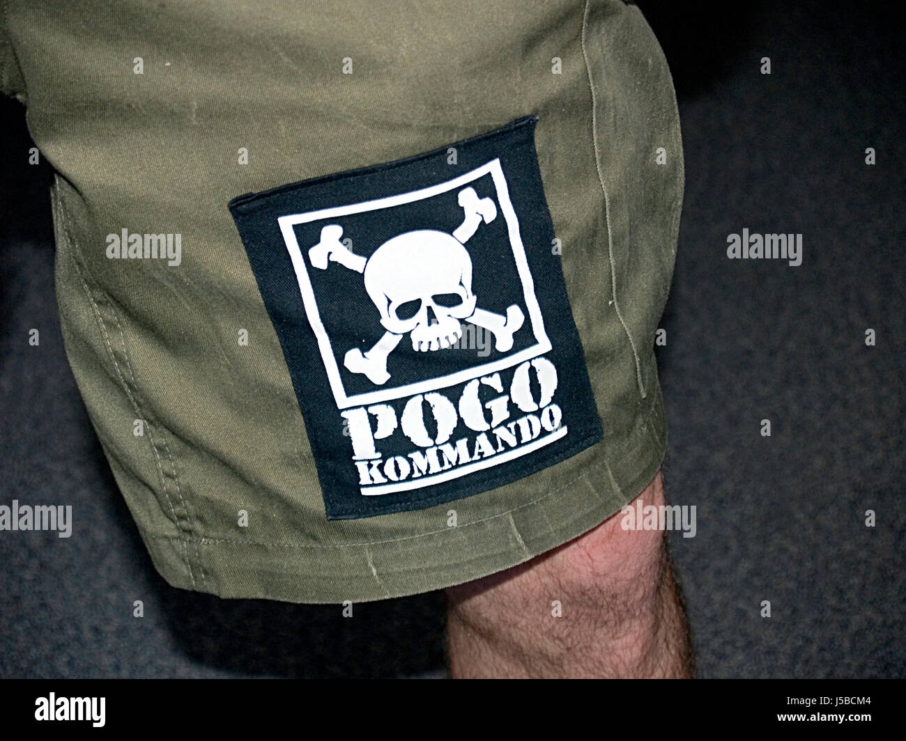 Pogo dance Banque de photographies et d’images à haute résolution - Alamy