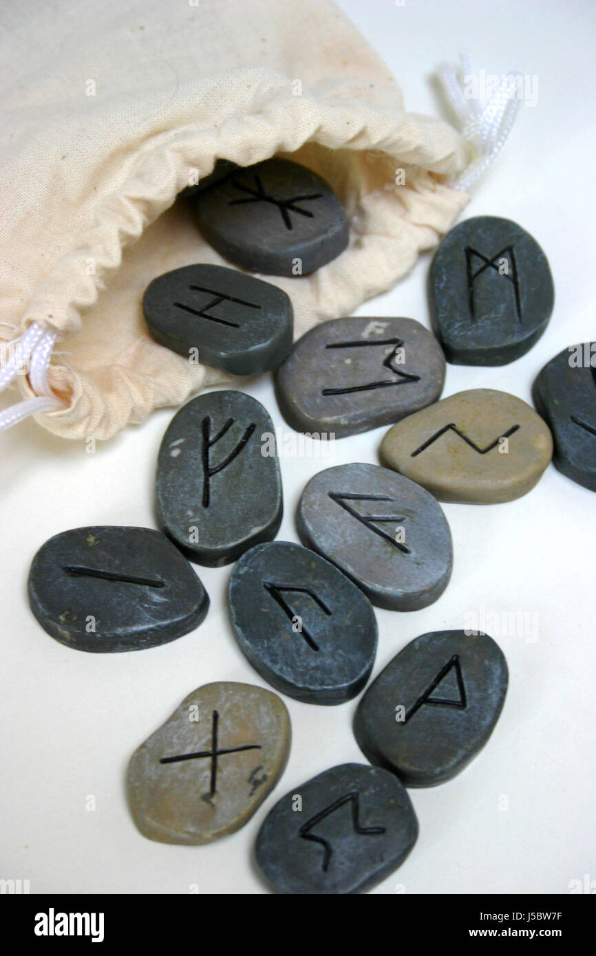 Runen orakel Banque de photographies et d’images à haute résolution - Alamy