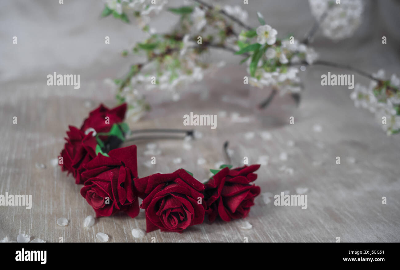 Couronne de fleurs fraîches Banque de photographies et d’images à haute ...