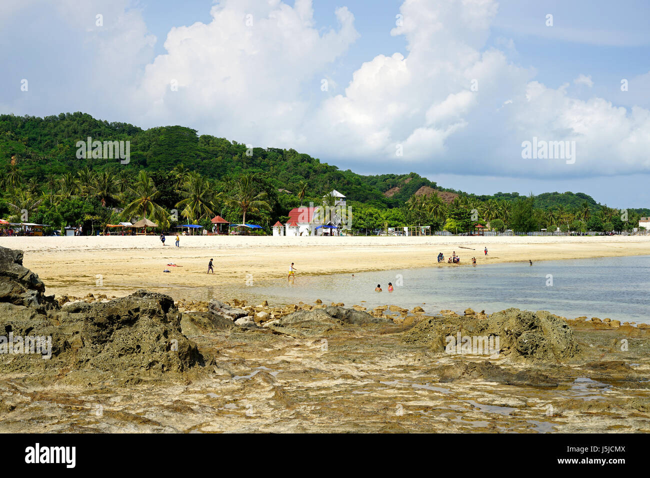 Kuta mandalika Banque de photographies et d’images à haute résolution ...