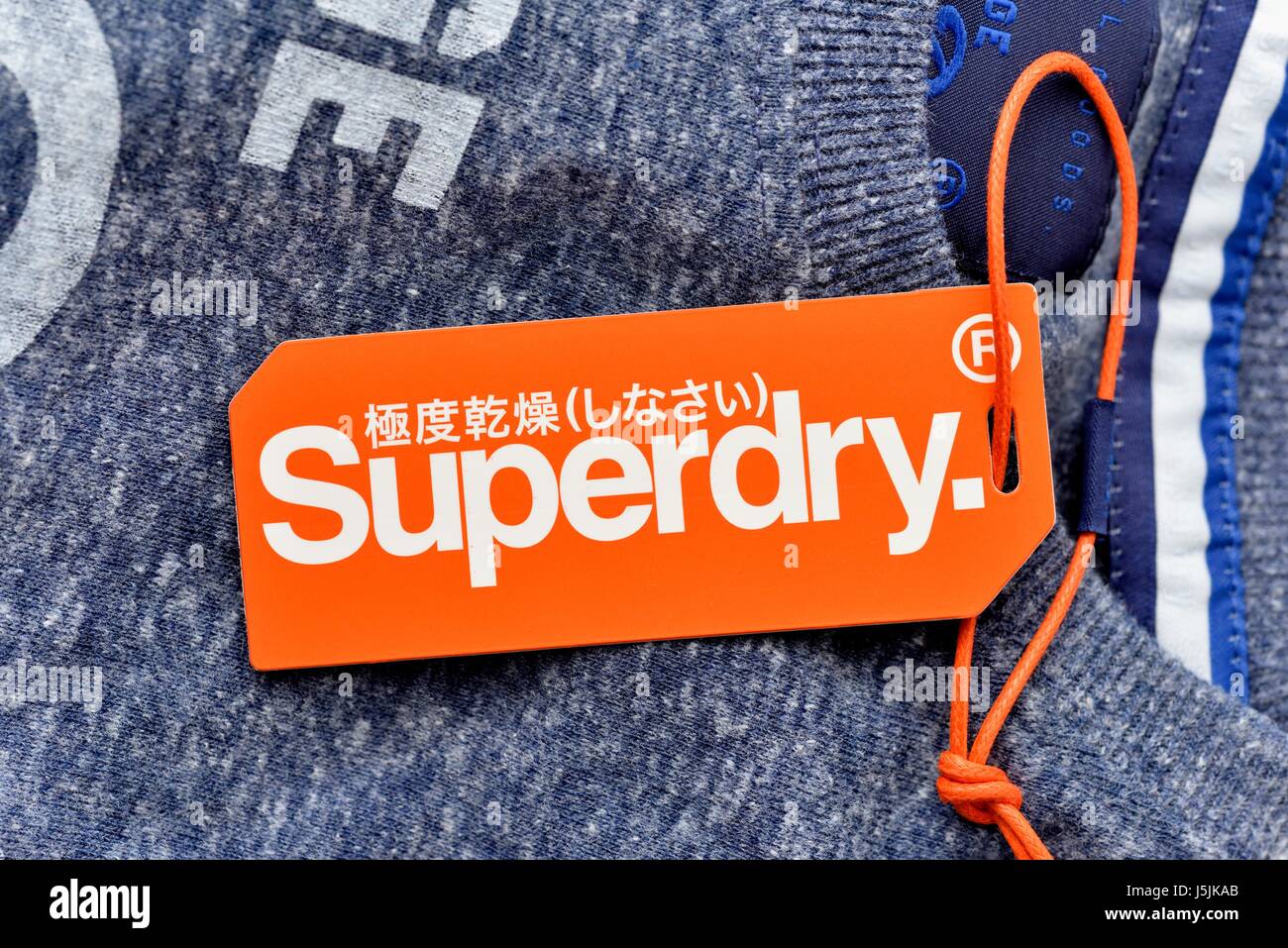 Superdry clothing label logos Banque de photographies et d’images à ...