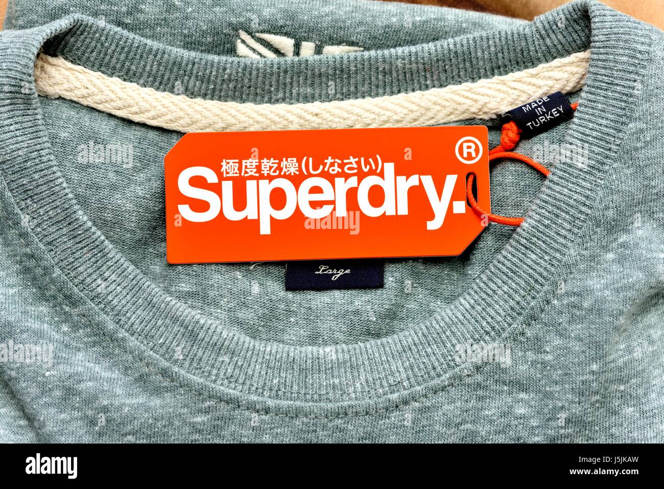 Superdry clothing label logos Banque de photographies et d’images à ...