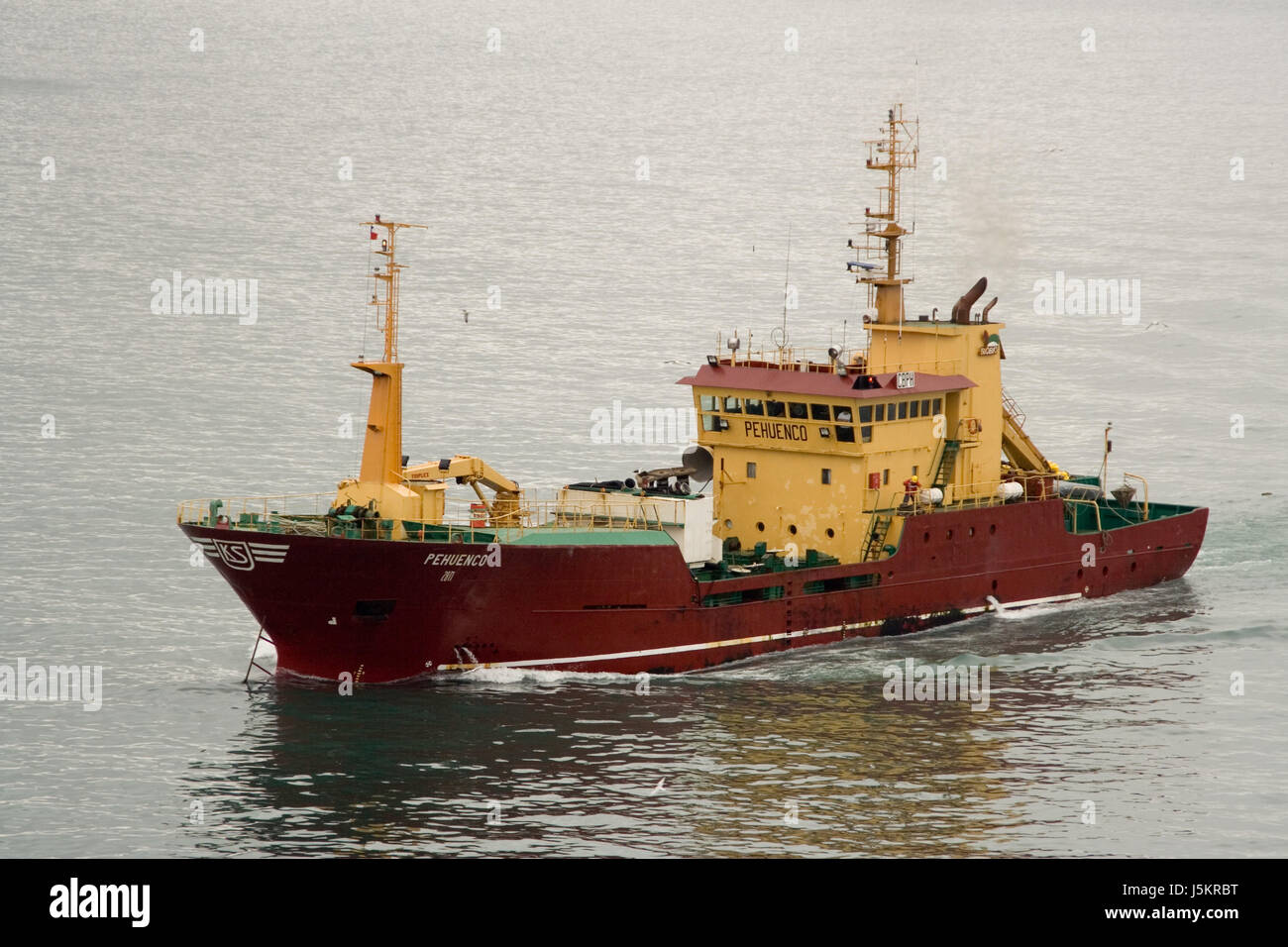 Small cargo ship Banque de photographies et d’images à haute résolution - Alamy