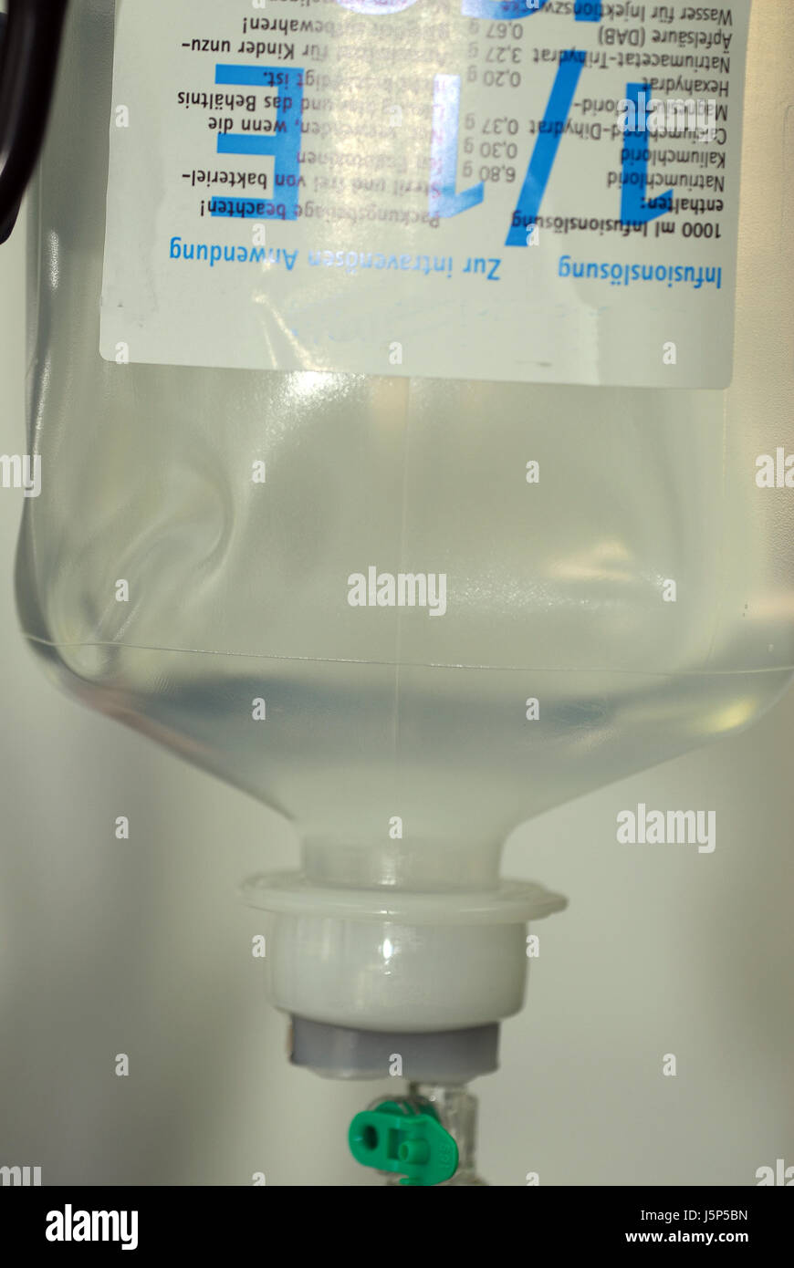 La perfusion sous-cutanée, intraveineuse perfusion goutte-à-goutte en ...