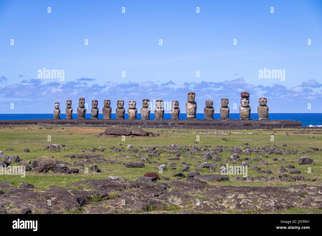 Statues Moai de l'ahu Tongariki - Île de Pâques, Chili Photo Stock - Alamy