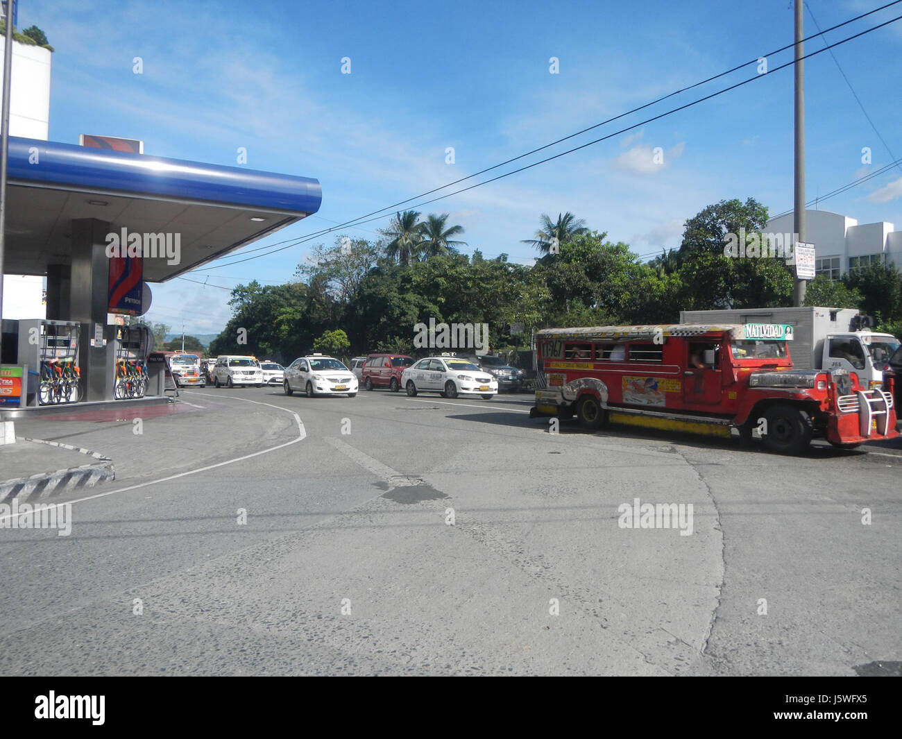 Les passerelles situées à proximité du collège Miriam et de l ...
