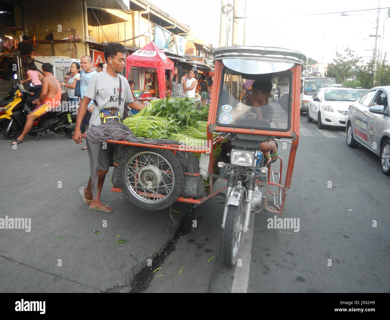 Ce titre fait référence à des endroits importants dans les villes de ...