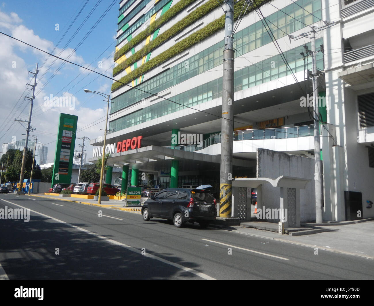 La station de MRT Interchange Magallanes 03452 Chino Roces Bangkal EDSA ...