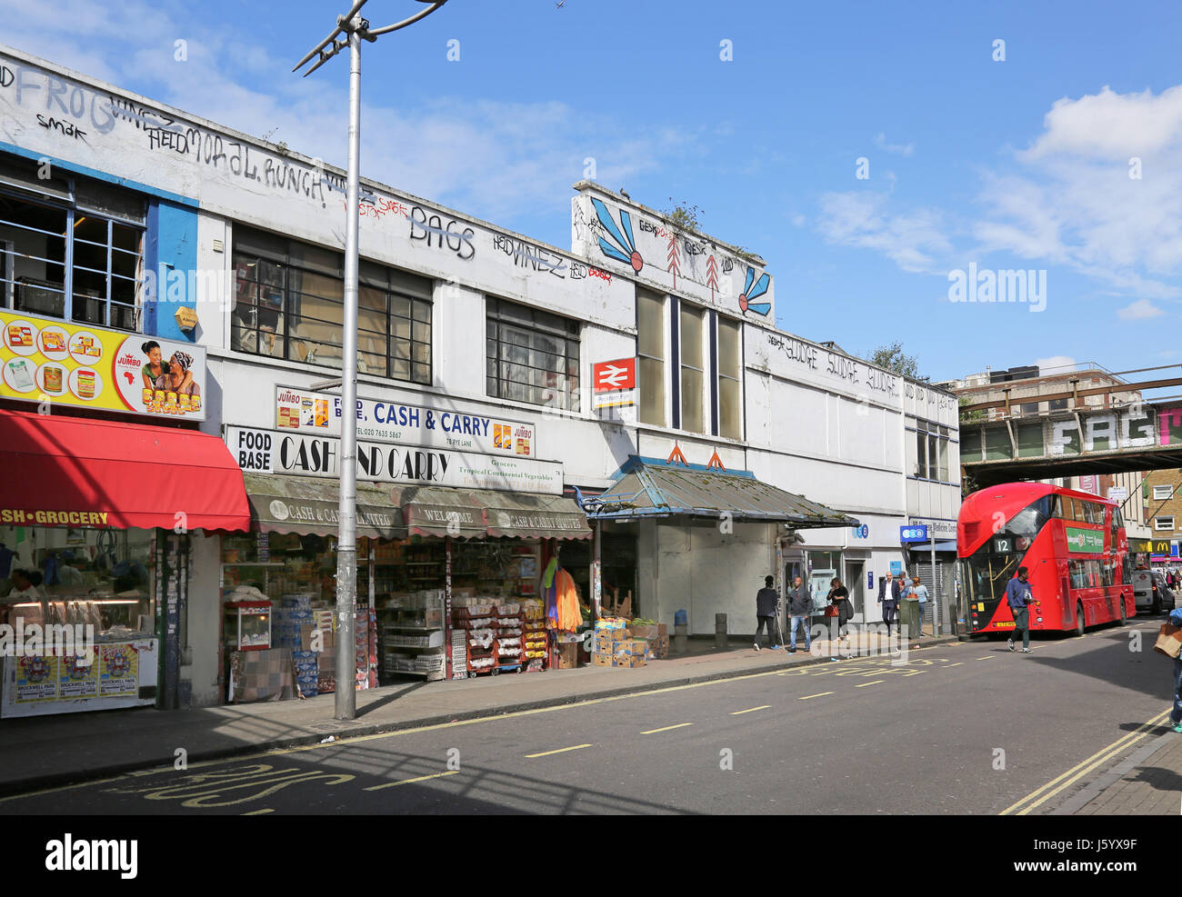 Entrée de Peckham Rye Rye Lane sur la station dans le sud-est de ...