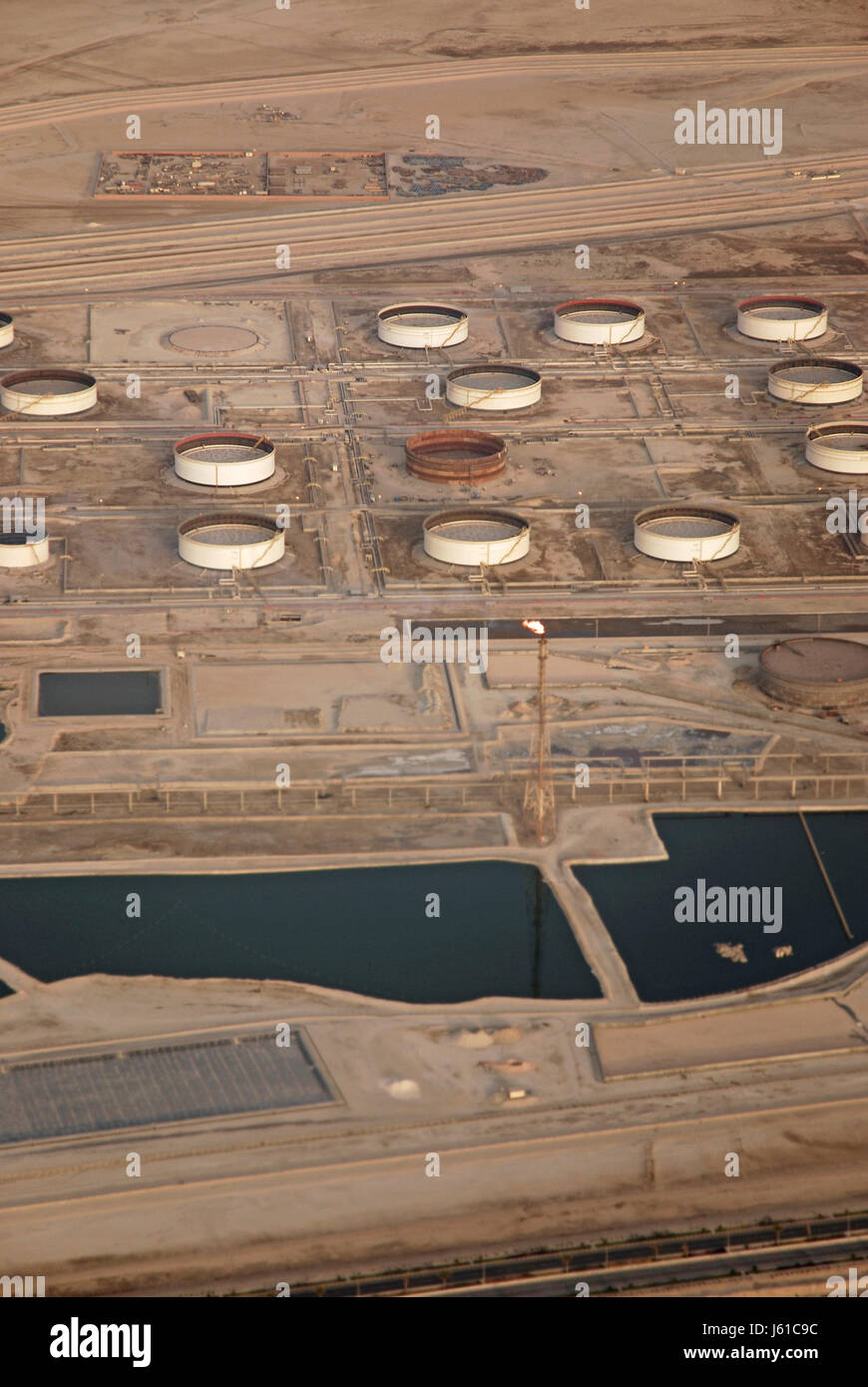 Oil refinery qatar Banque de photographies et d’images à haute ...