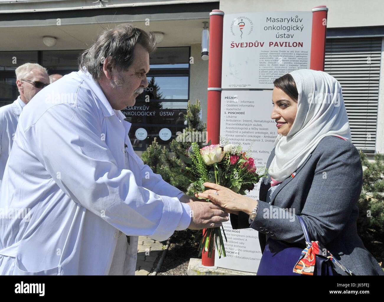 Mona bint fahad bin mahmoud al said Banque de photographies et d’images ...