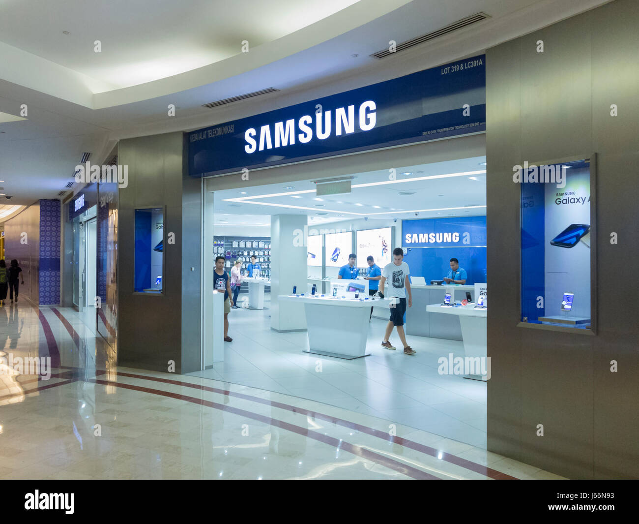 Enseigne de magasin samsung Banque de photographies et d’images à haute ...