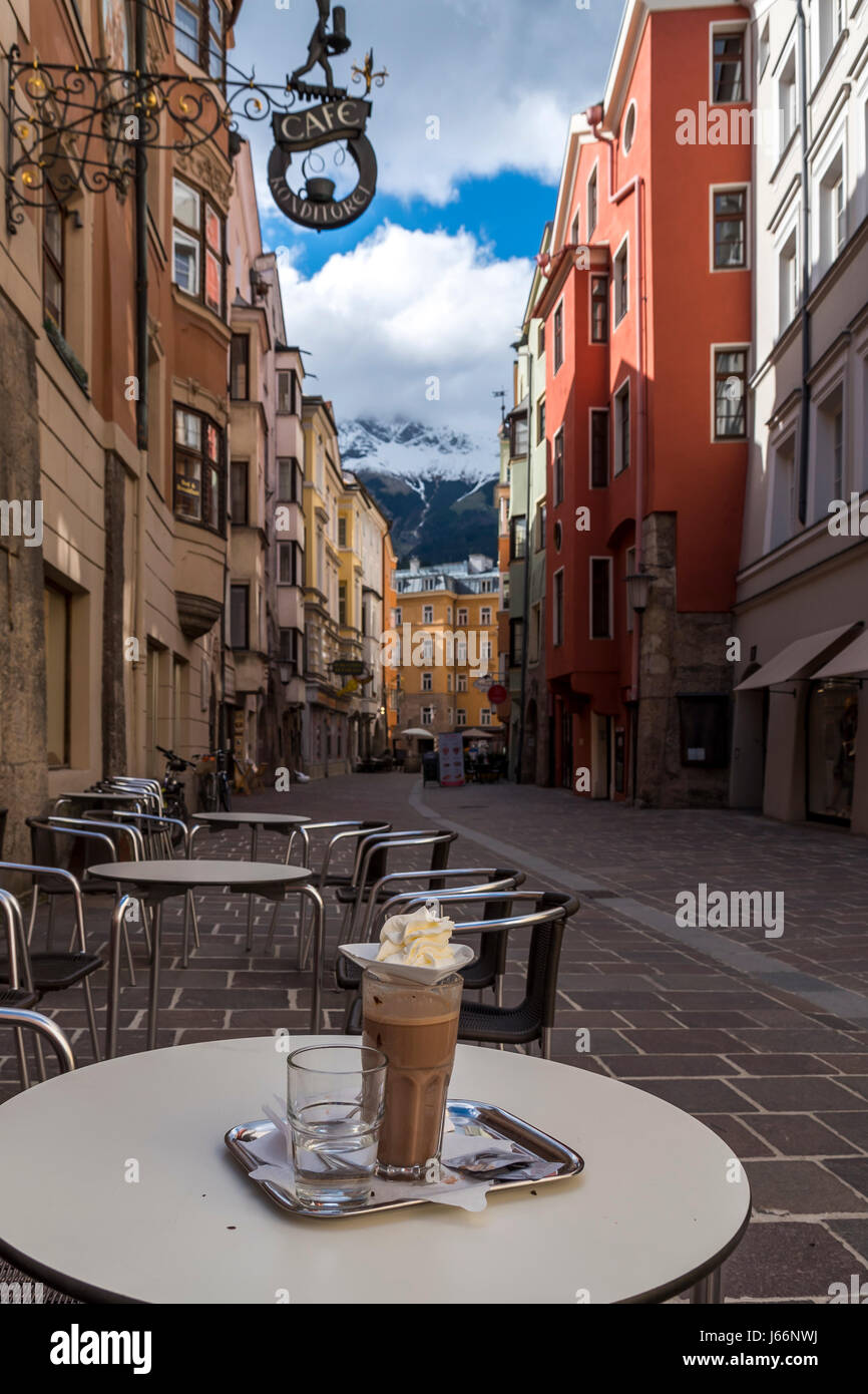 Boisson traditionnelle autrichienne Banque de photographies et d’images ...