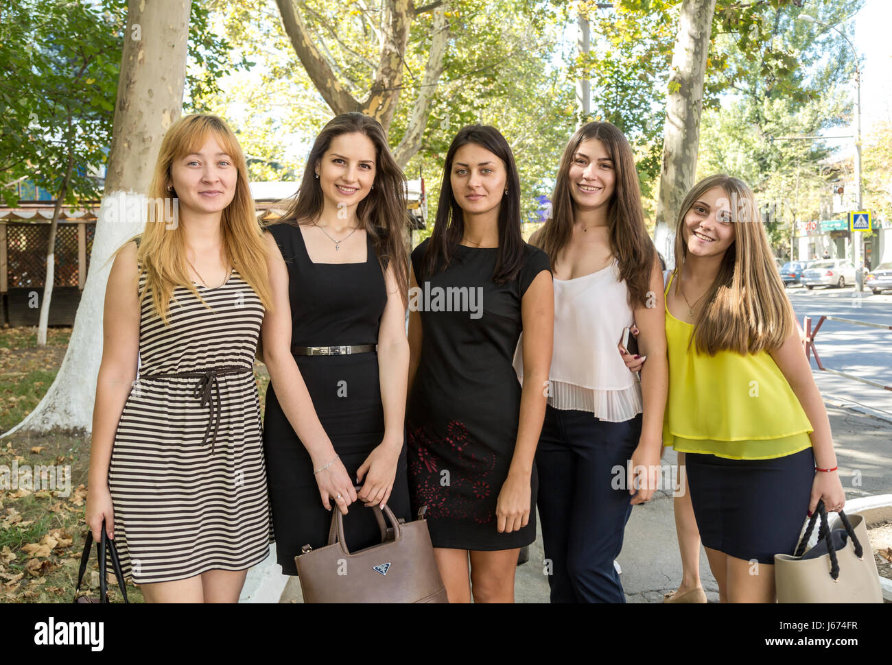 Chisinau, Moldova, les filles le premier jour de la nouvelle année ...