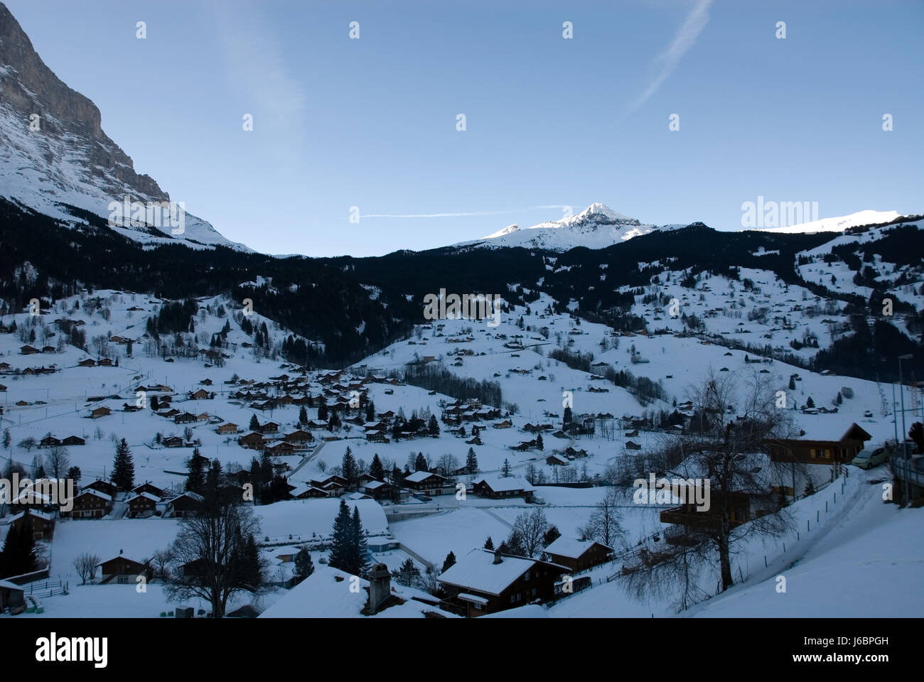 Montagne de cocaïne coke drogue drogues toxicomanogènes matériel ...