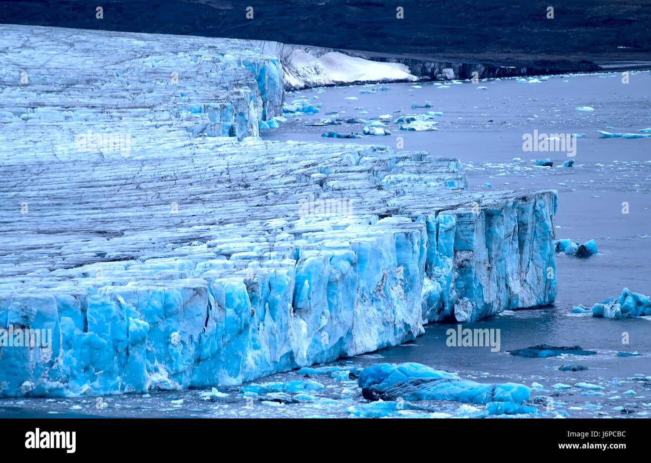 Les glaciers de l'Arctique. Vivre glacier avec vue panoramique du ...
