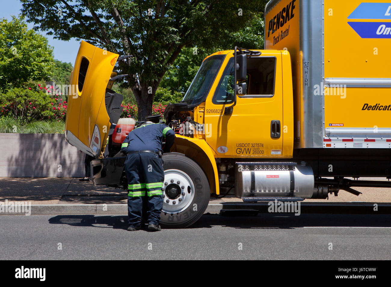 Sous le capot Banque de photographies et d’images à haute résolution ...