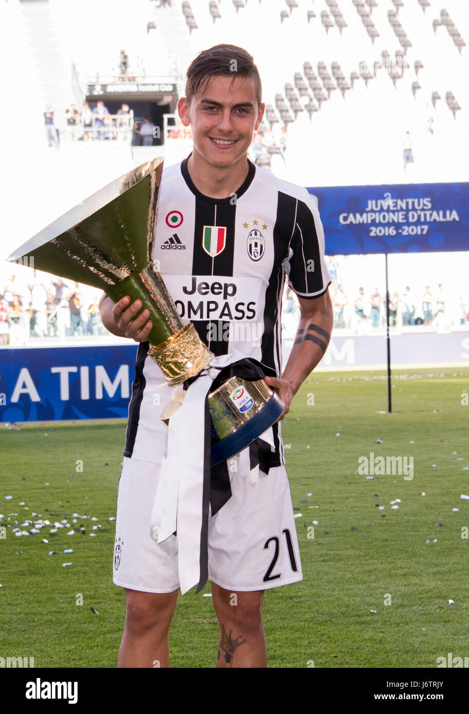 Paulo dybala celebration Banque de photographies et d’images à haute ...