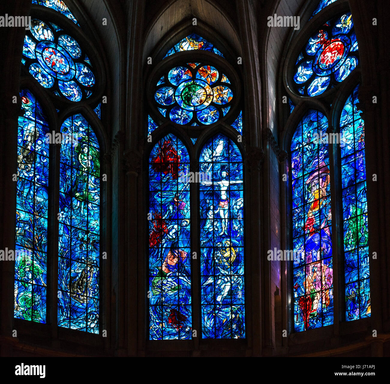 Marc Chagall windows dans la Cathédrale Notre Dame de Reims, Reims ...