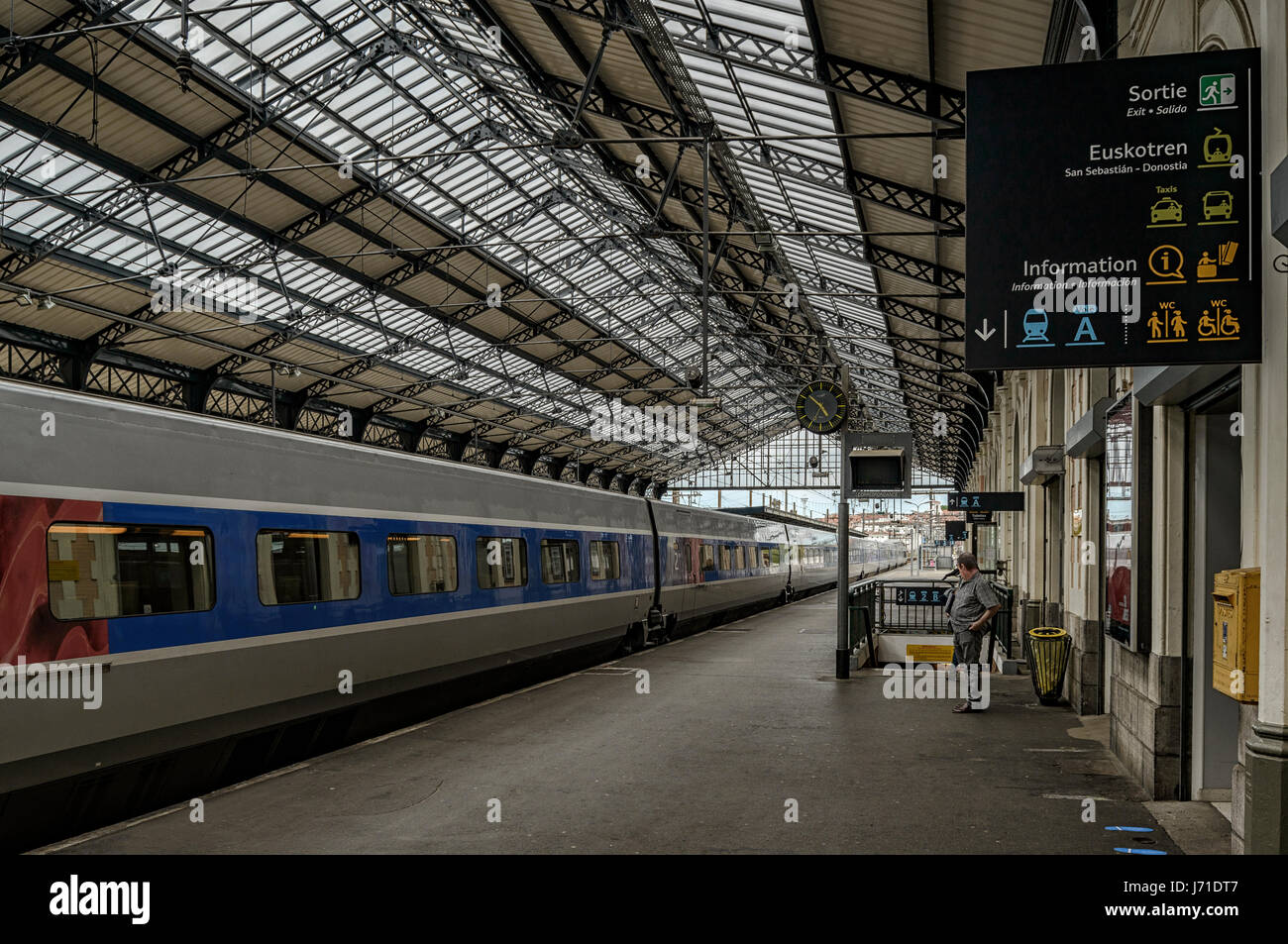 Sncf train interior Banque de photographies et d’images à haute ...