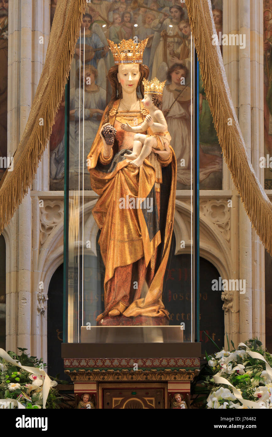 Statue du christ au 13 ieme siecle Banque de photographies et d’images ...